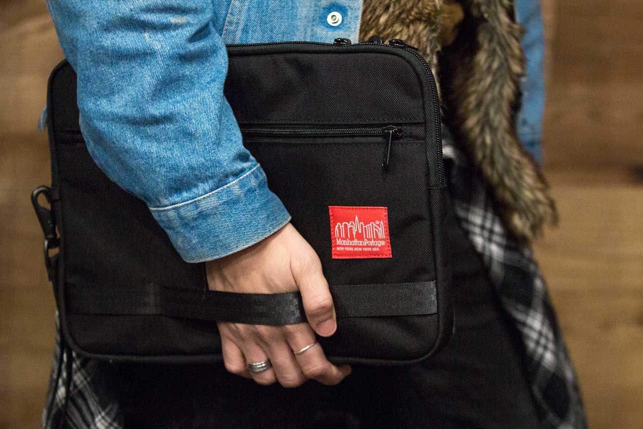 Messenger Bags vs Backpacks: Find the Right Fit- Manhattan Portage UK